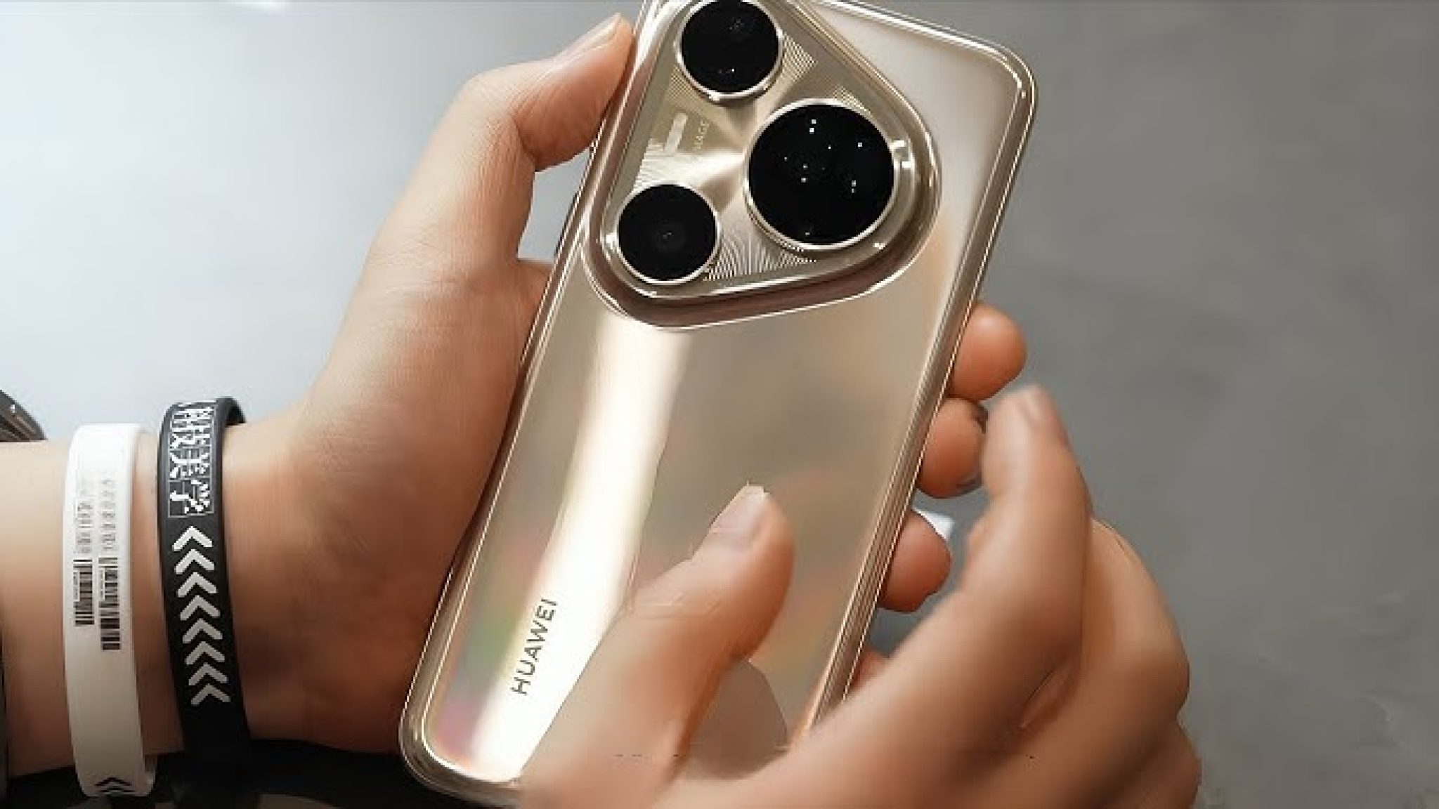 Huawei Pura 80 Ultra review - evomag.ro